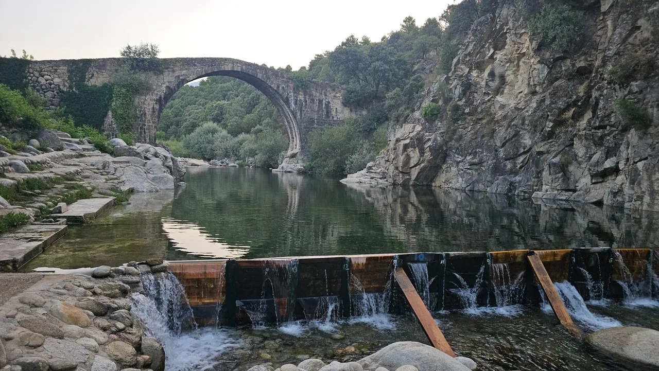 Piscina Natural de Madrigal de La Vera - Spain
